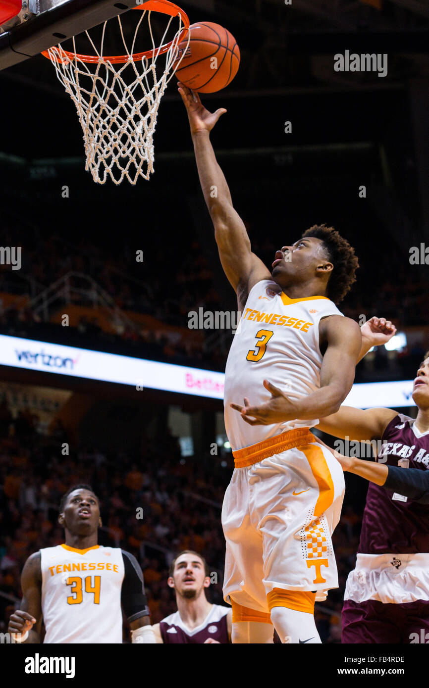January 9, 2016: Robert Hubbs III #3 of the Tennessee Volunteers shoots ...