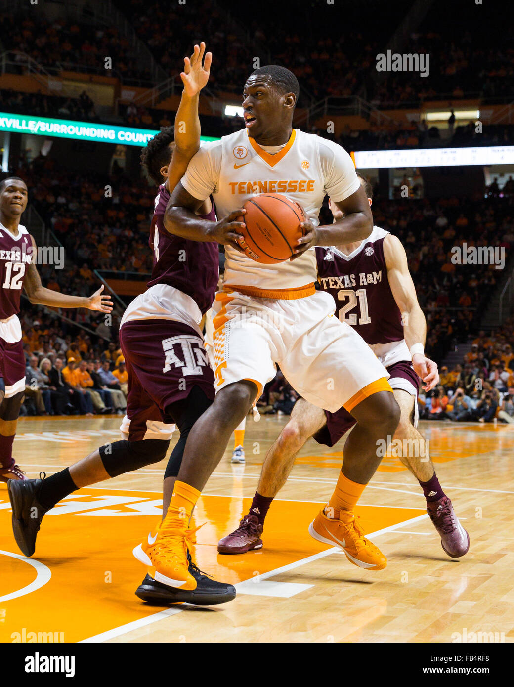 January 9, 2016: Armani Moore #4 of the Tennessee Volunteers drives to ...