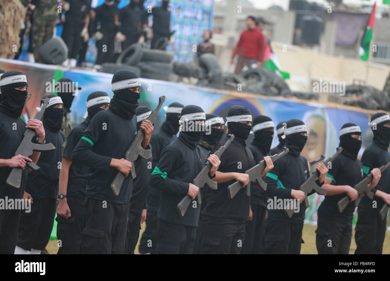 Hamas fighters hi-res stock photography and images - Alamy