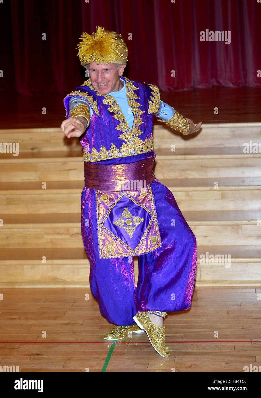 Wayne Sleep at the photocall for 'Aladdin' at Milton Keynes Theatre on ...