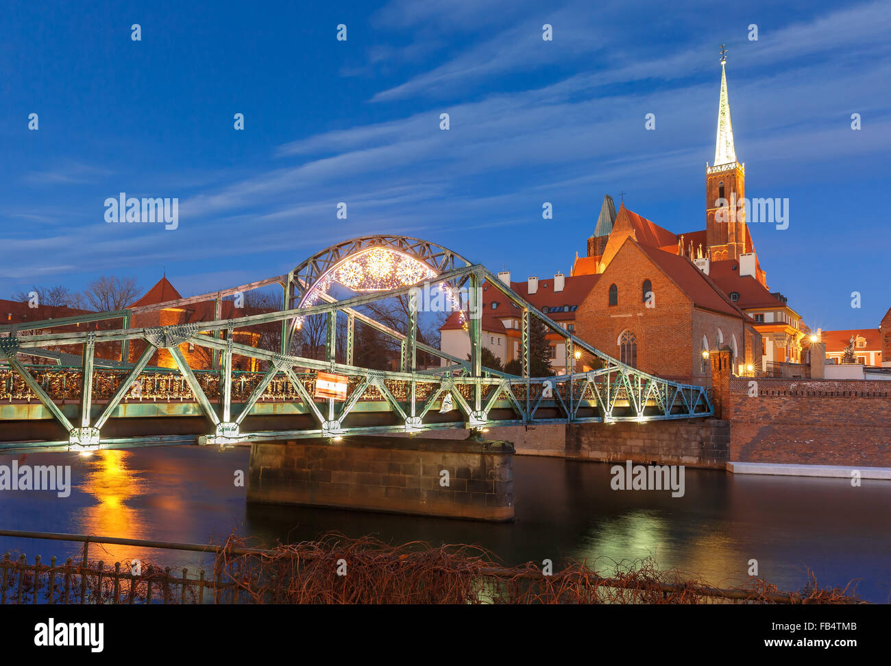 Tumski Bridge at night in Wroclaw, Poland Stock Photo - Alamy