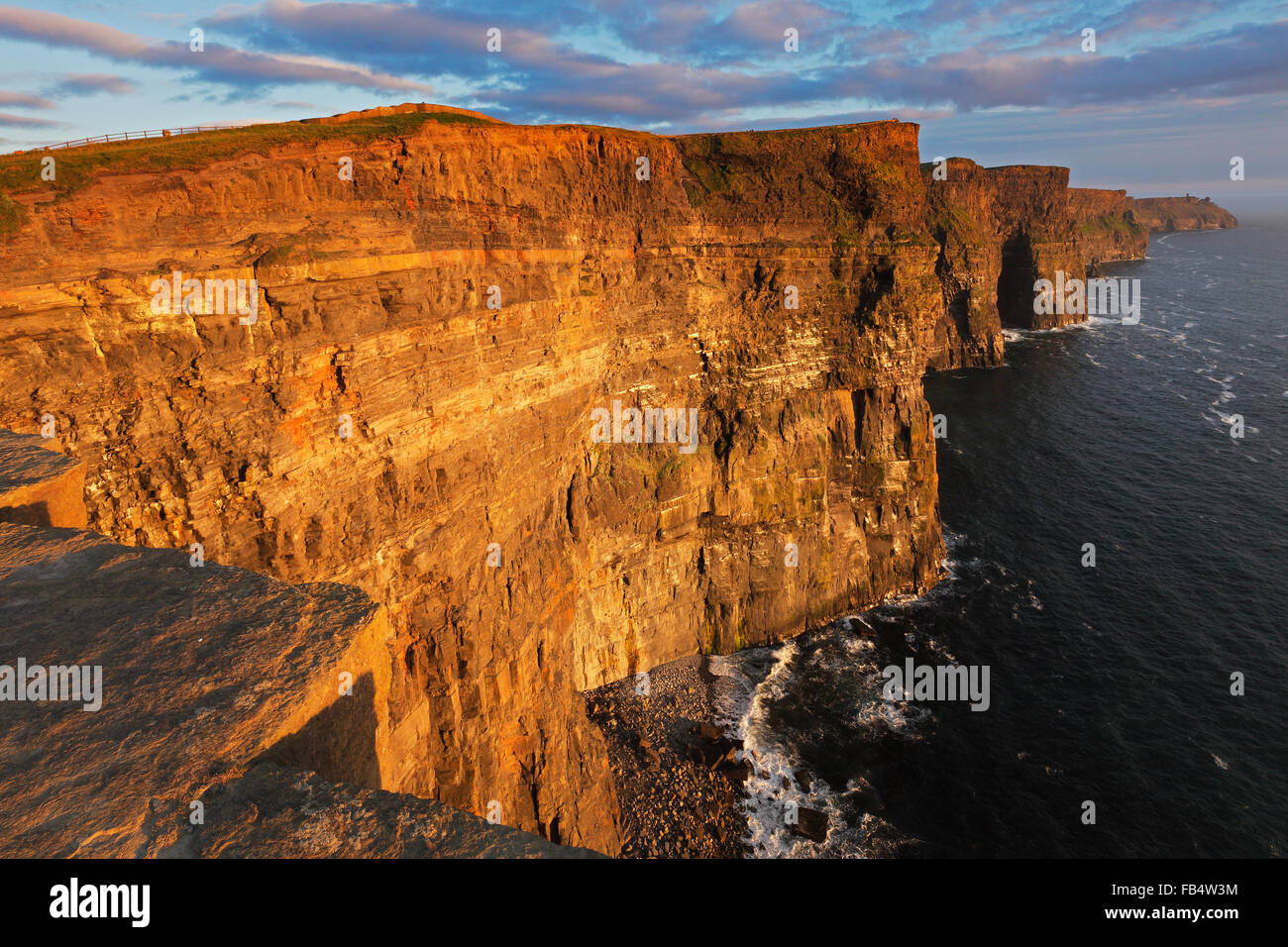 Doolin cliffs of moher hi-res stock photography and images - Alamy