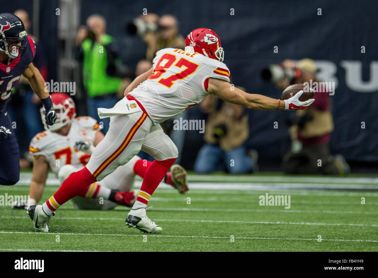 Travis kelce 2016 hi-res stock photography and images - Alamy