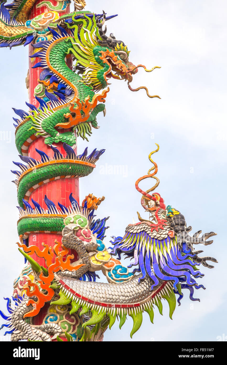 Gold dragon sculpture in the chinese temple hi-res stock photography ...