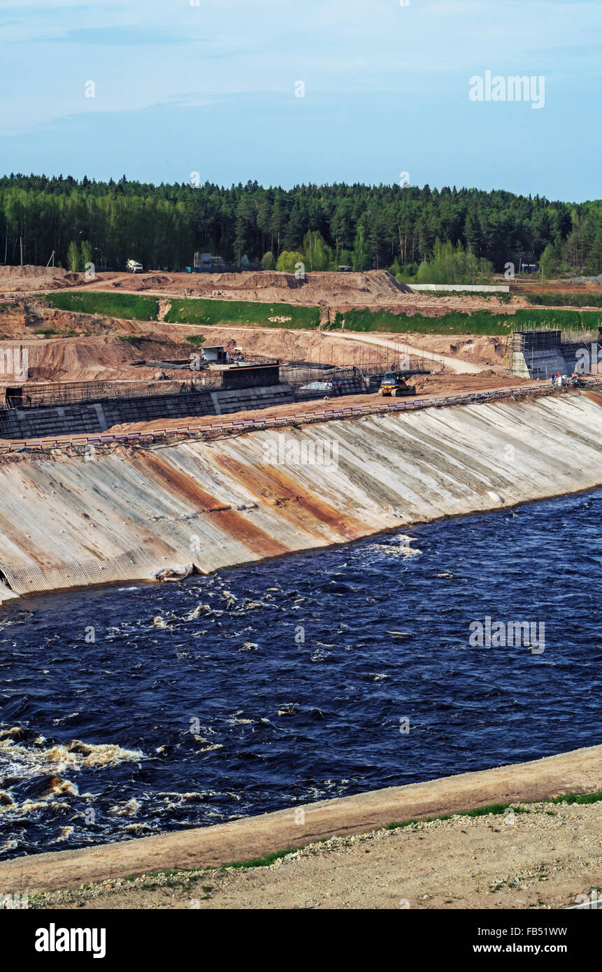 Construction of Vitebsk hydroelectric power station.View of the dam ...
