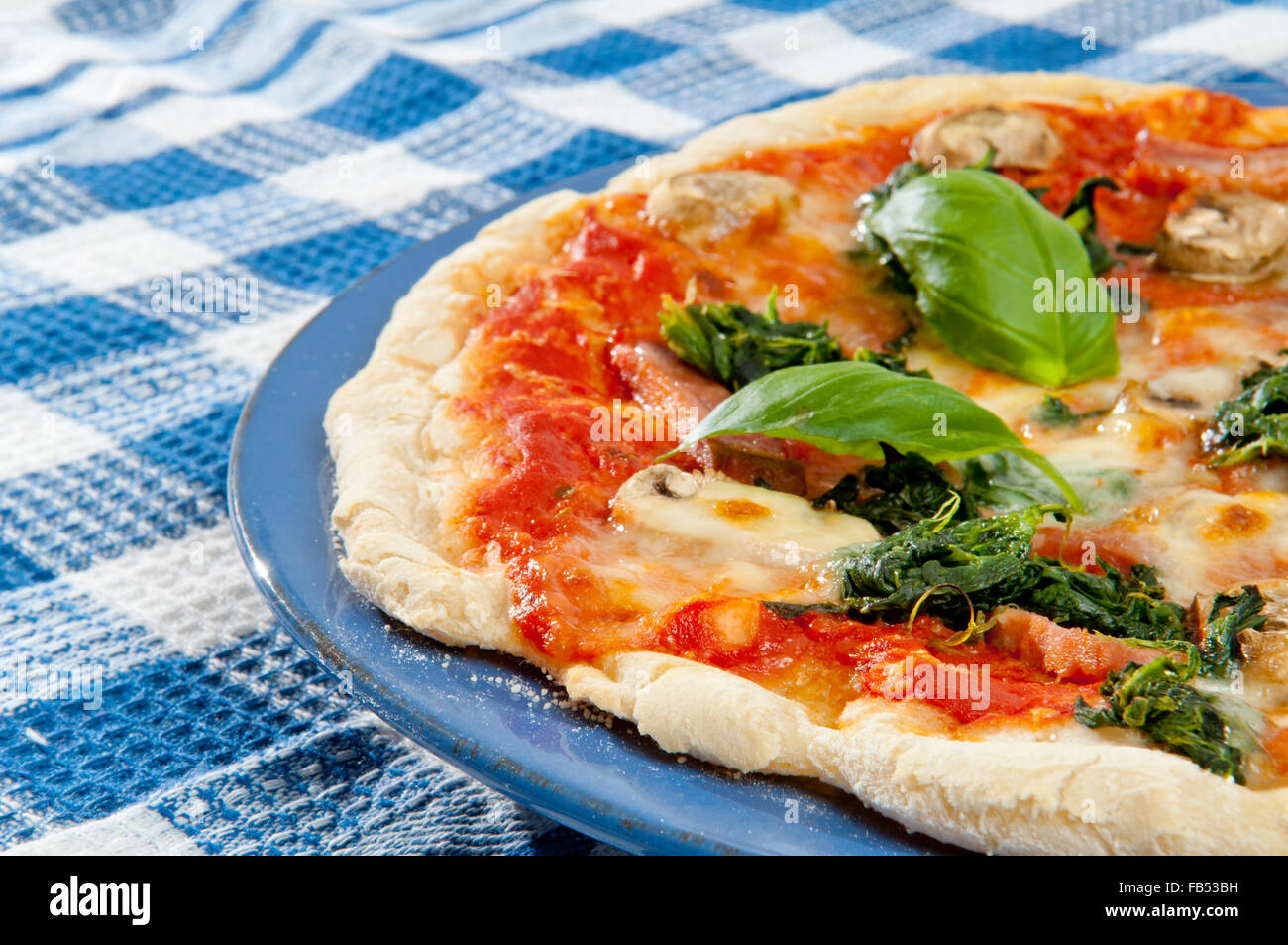 Ready eat homemade pizza hi-res stock photography and images - Alamy