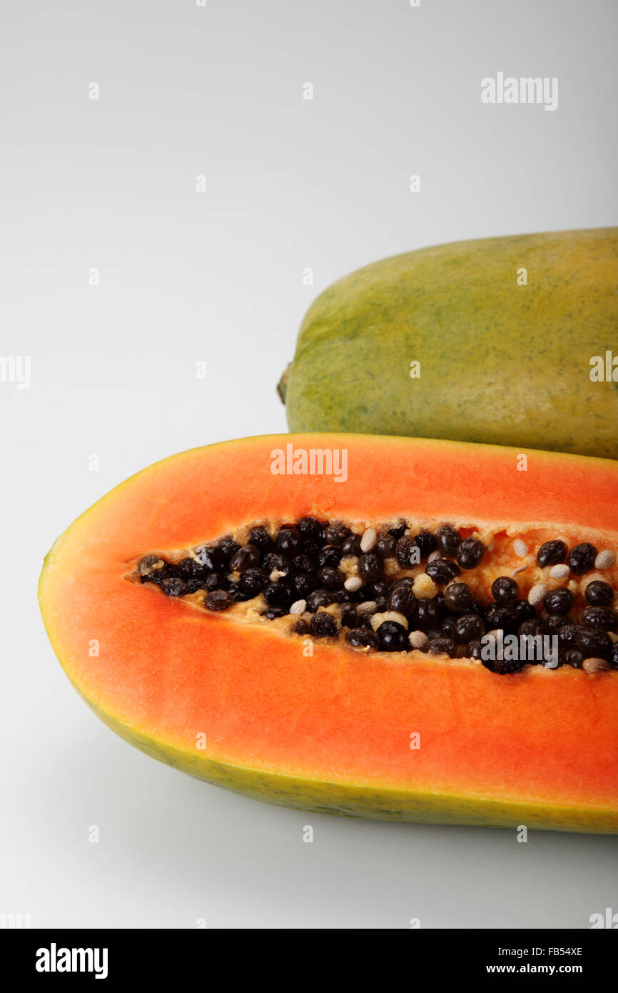 close up of the papaya on the plain background Stock Photo - Alamy