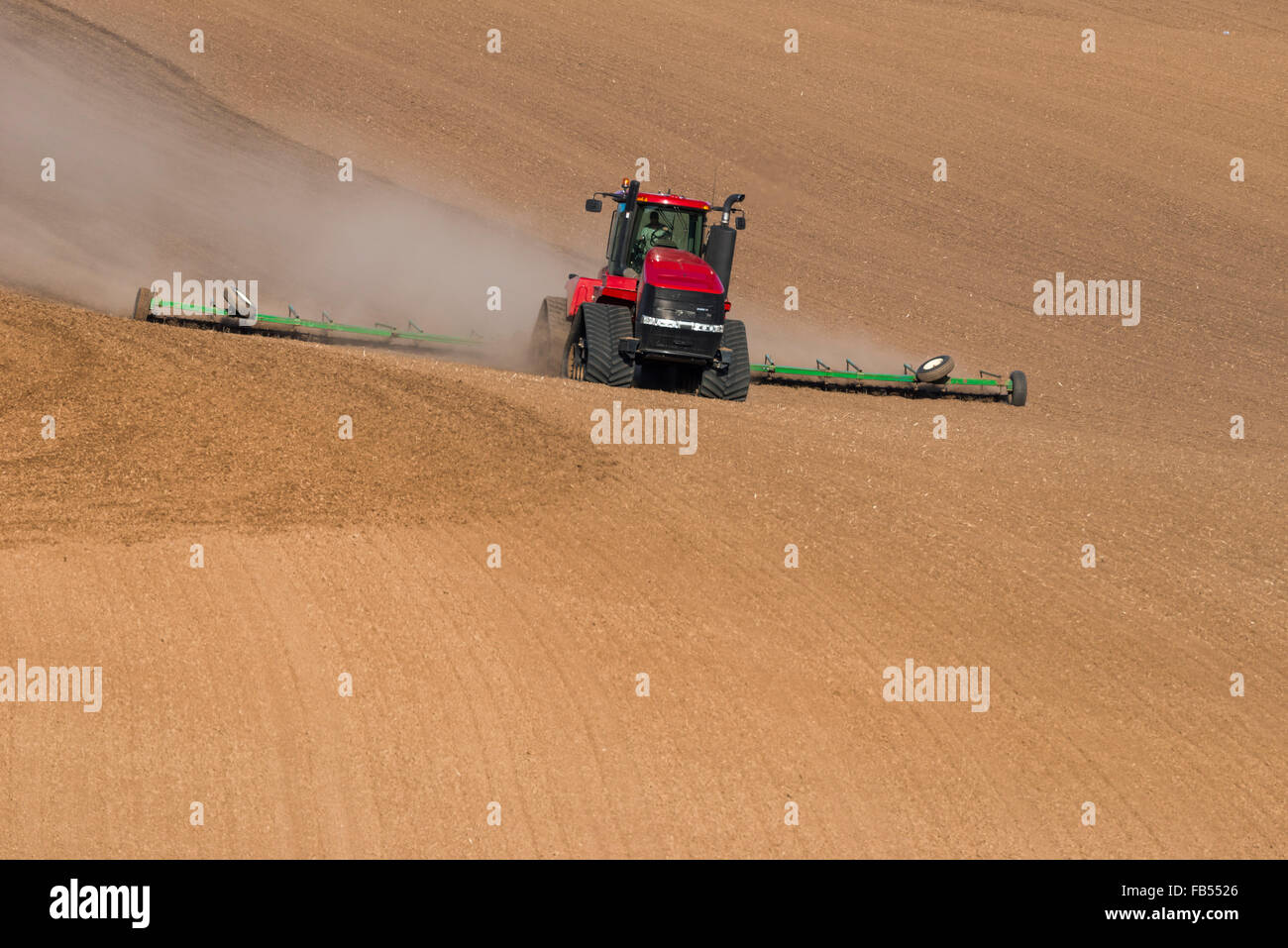 case quadtrac tractor harrowing a garbanzo bean seedbed in the Palouse ...