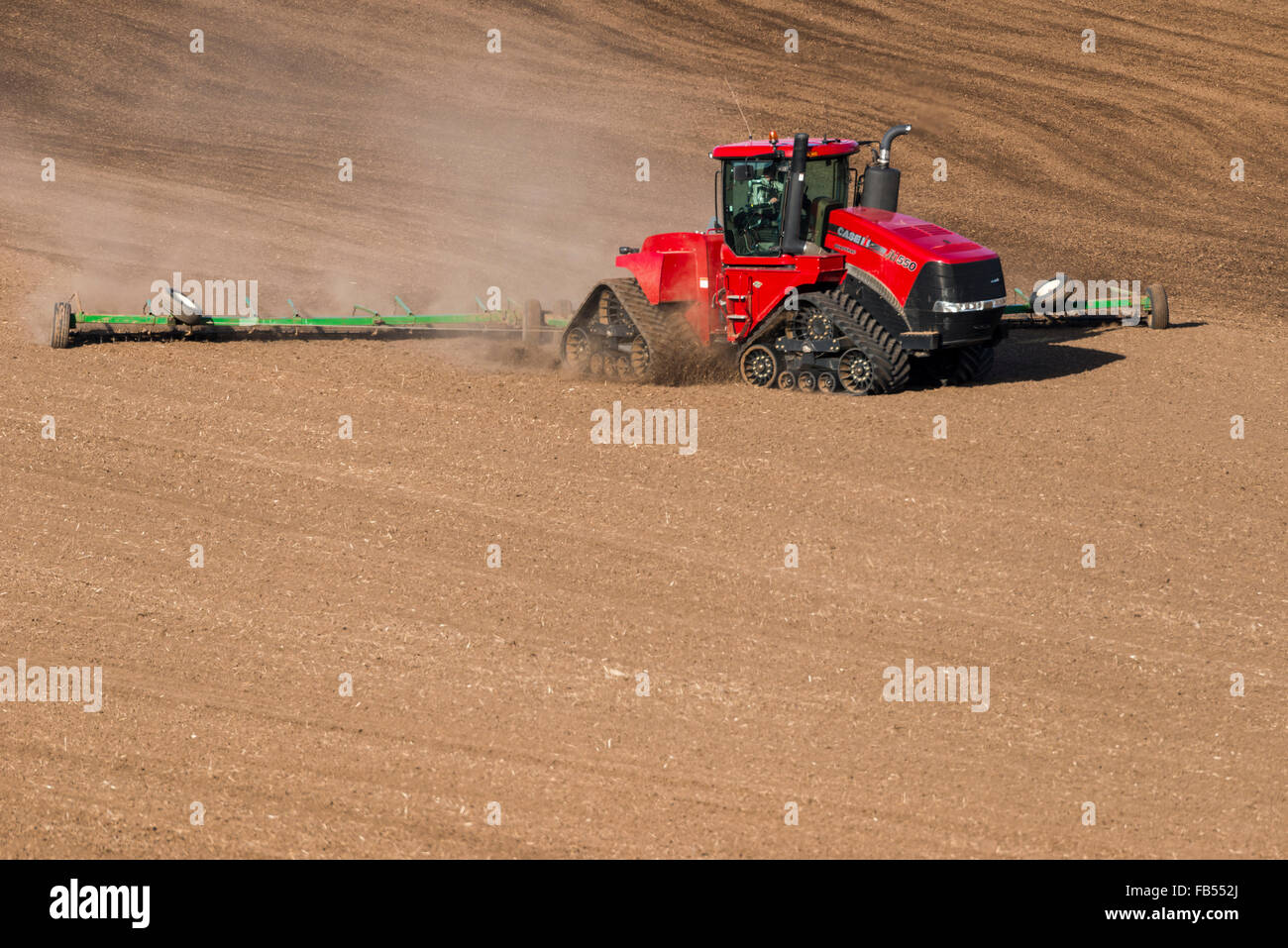 case quadtrac tractor harrowing a garbanzo bean seedbed in the Palouse ...