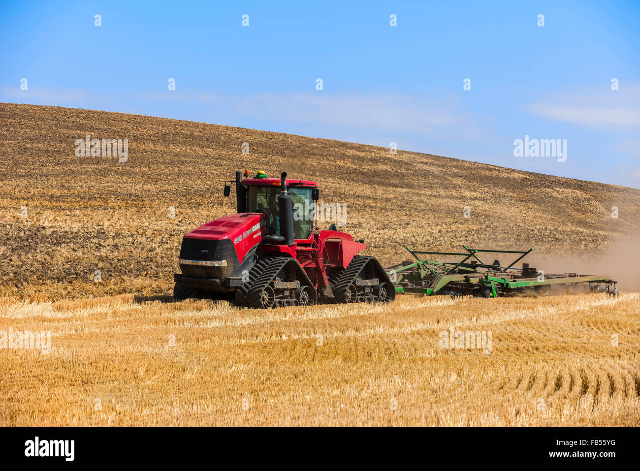 Disc farm equipment in field hi-res stock photography and images - Alamy