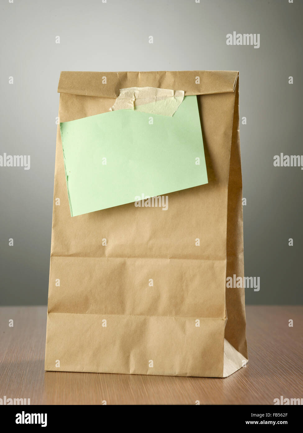 lunch bag with note on it Stock Photo - Alamy
