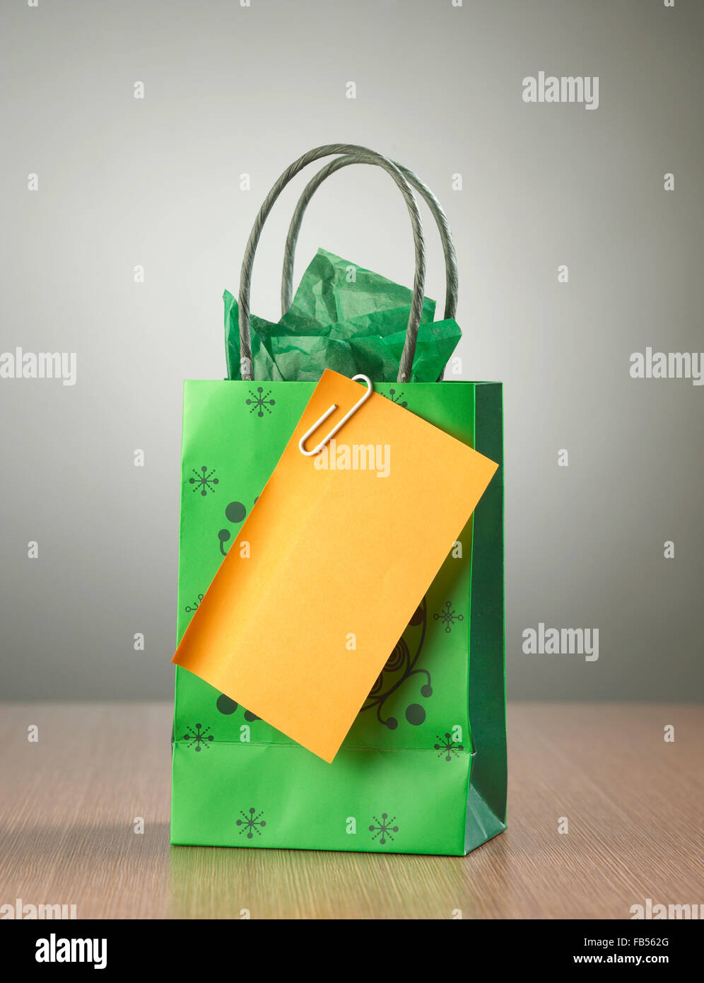 shopping bag with note Stock Photo - Alamy