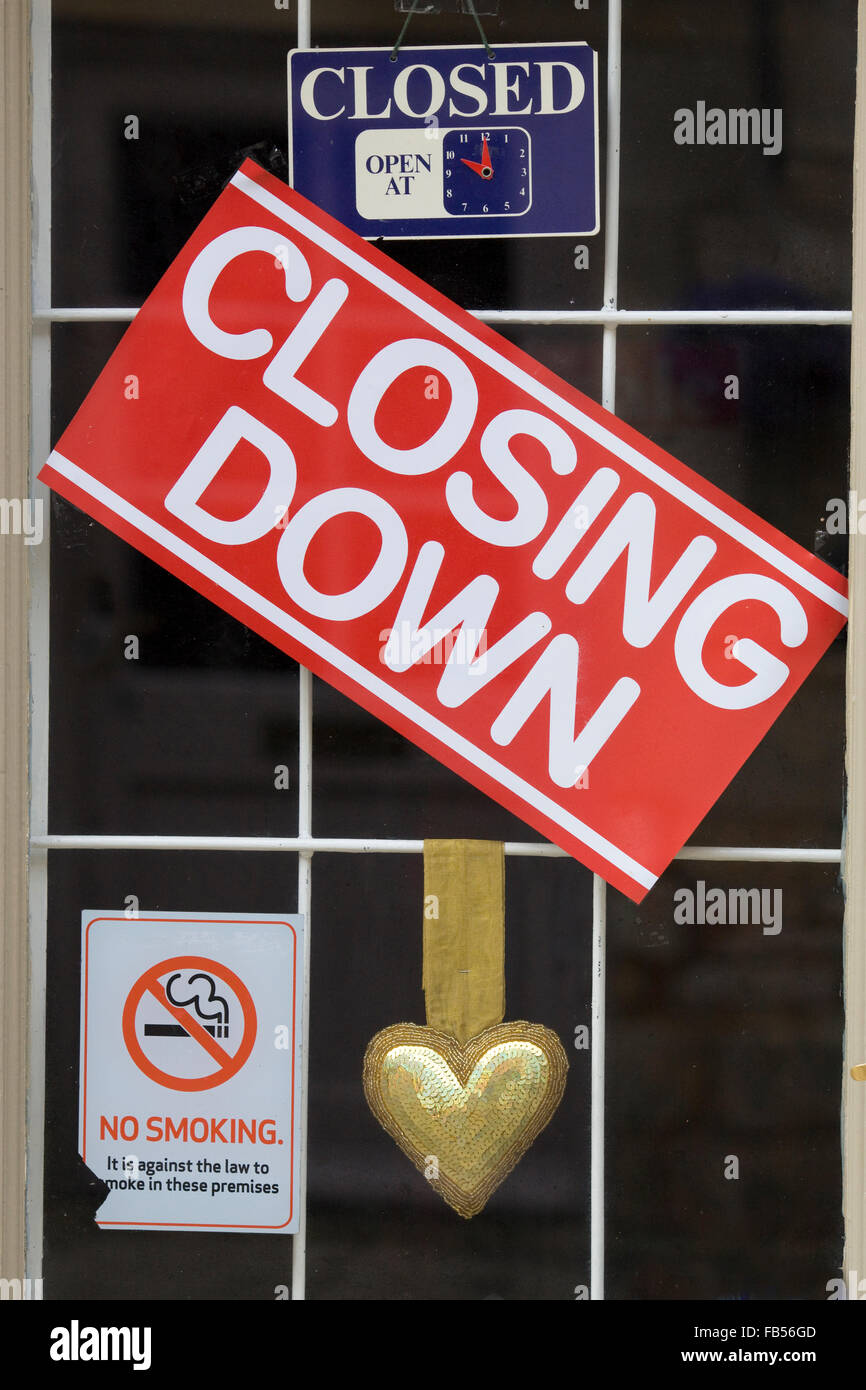 Sale last few days signs hi-res stock photography and images - Alamy