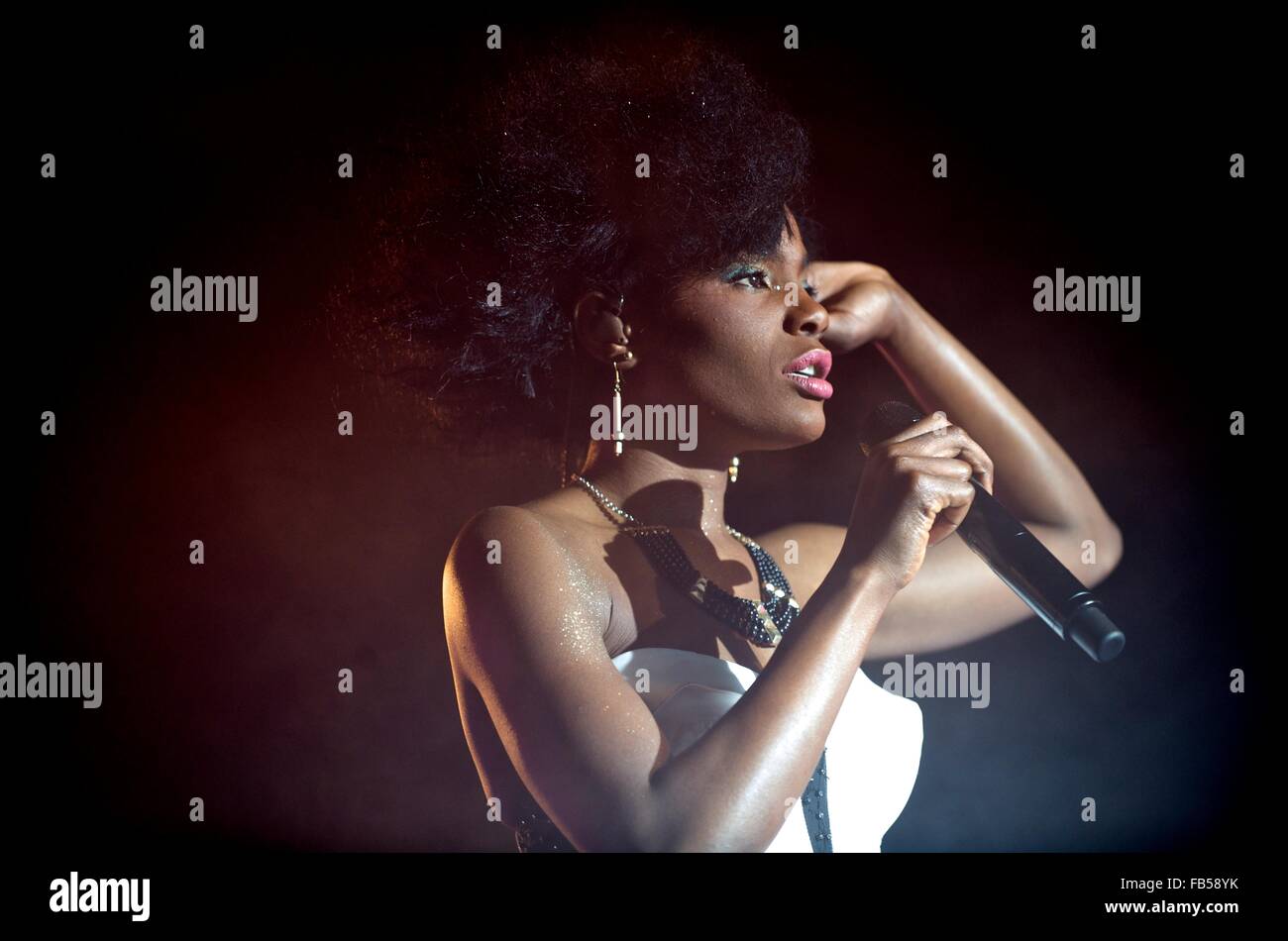 Singer bassist shingai shoniwa hi-res stock photography and images - Alamy