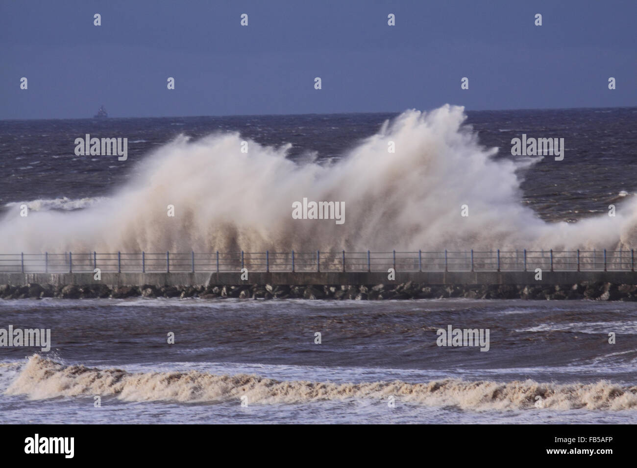 Morecambe Bay, Lancashire, UK. 10th January, 2016. Further Weather ...