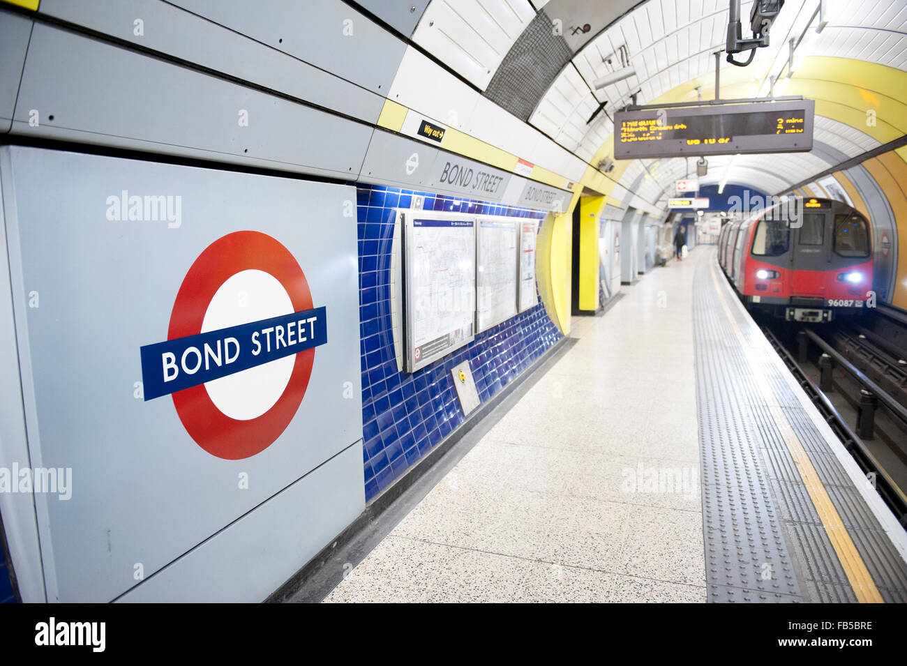Bond Street London Underground tube station in London Stock Photo - Alamy