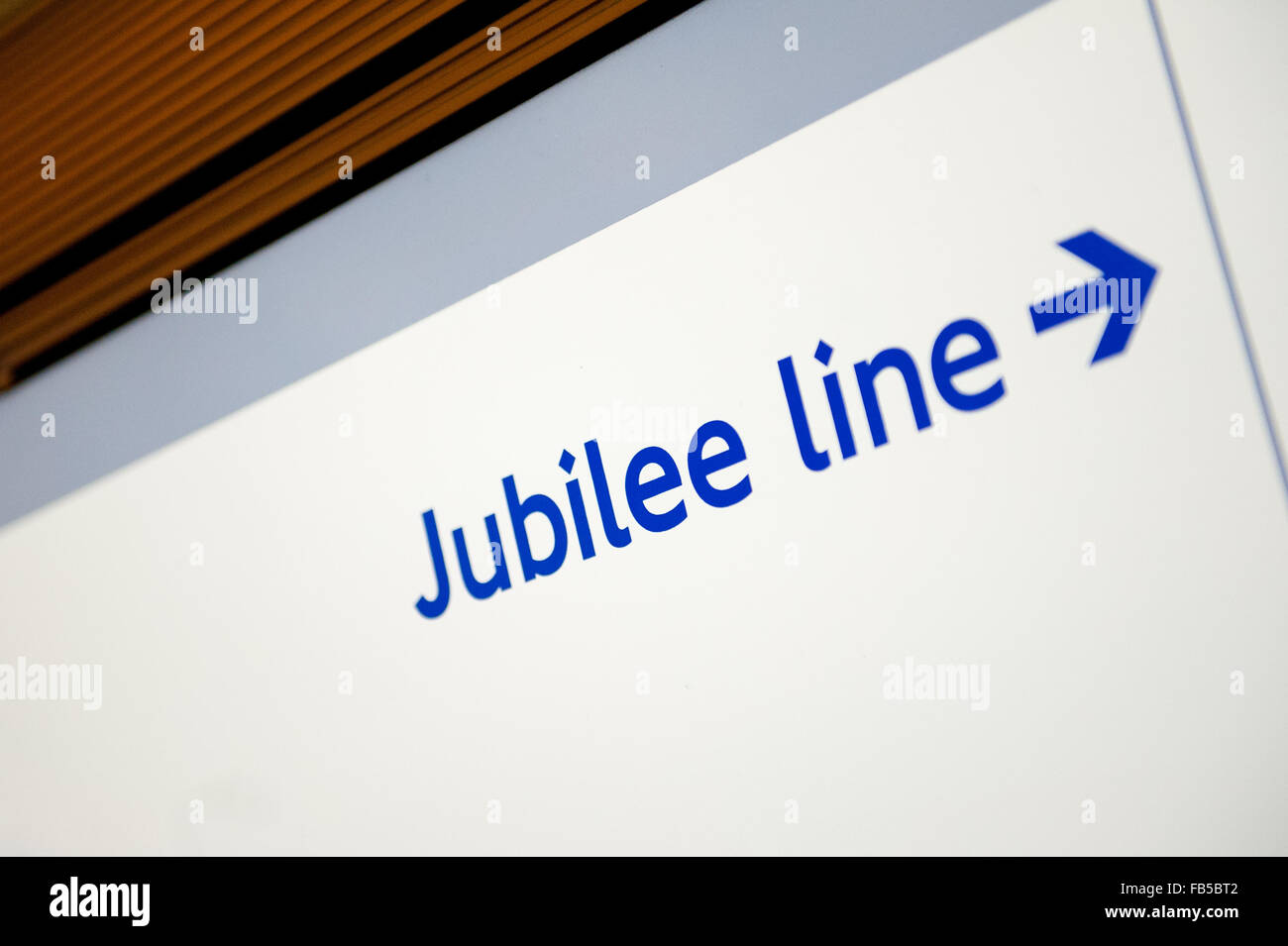 Jubilee line sign london hi-res stock photography and images - Alamy