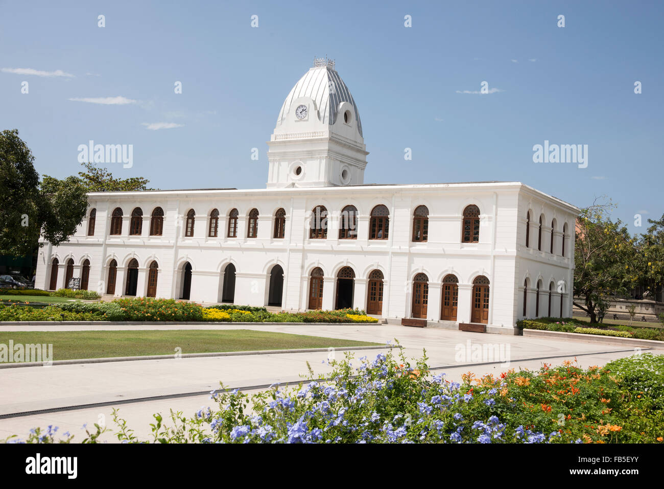 Independent square Arcade is a modern shopping complex on Kurunduwatta ...