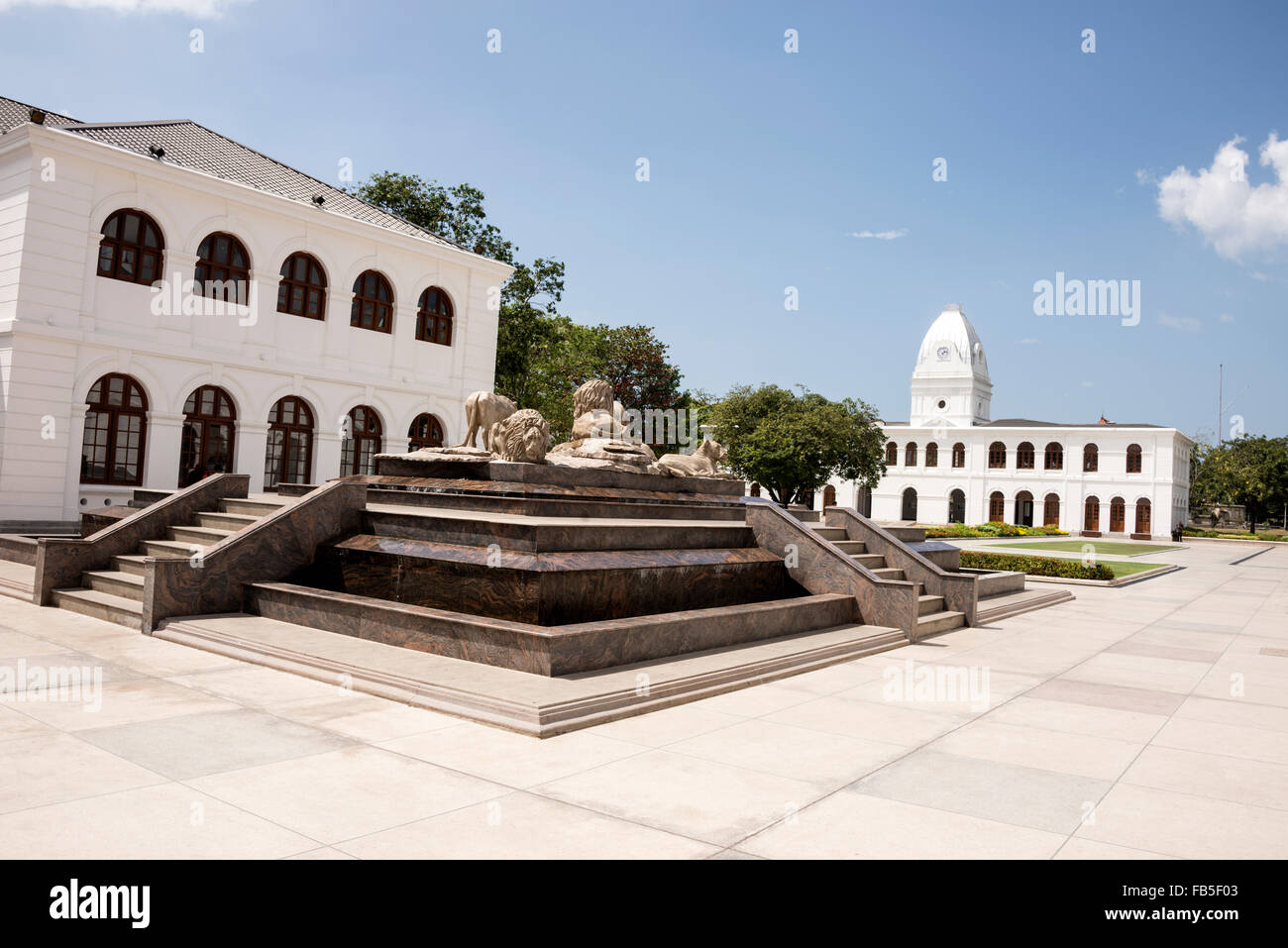 Independent square Arcade is a modern shopping complex on Kurunduwatta ...