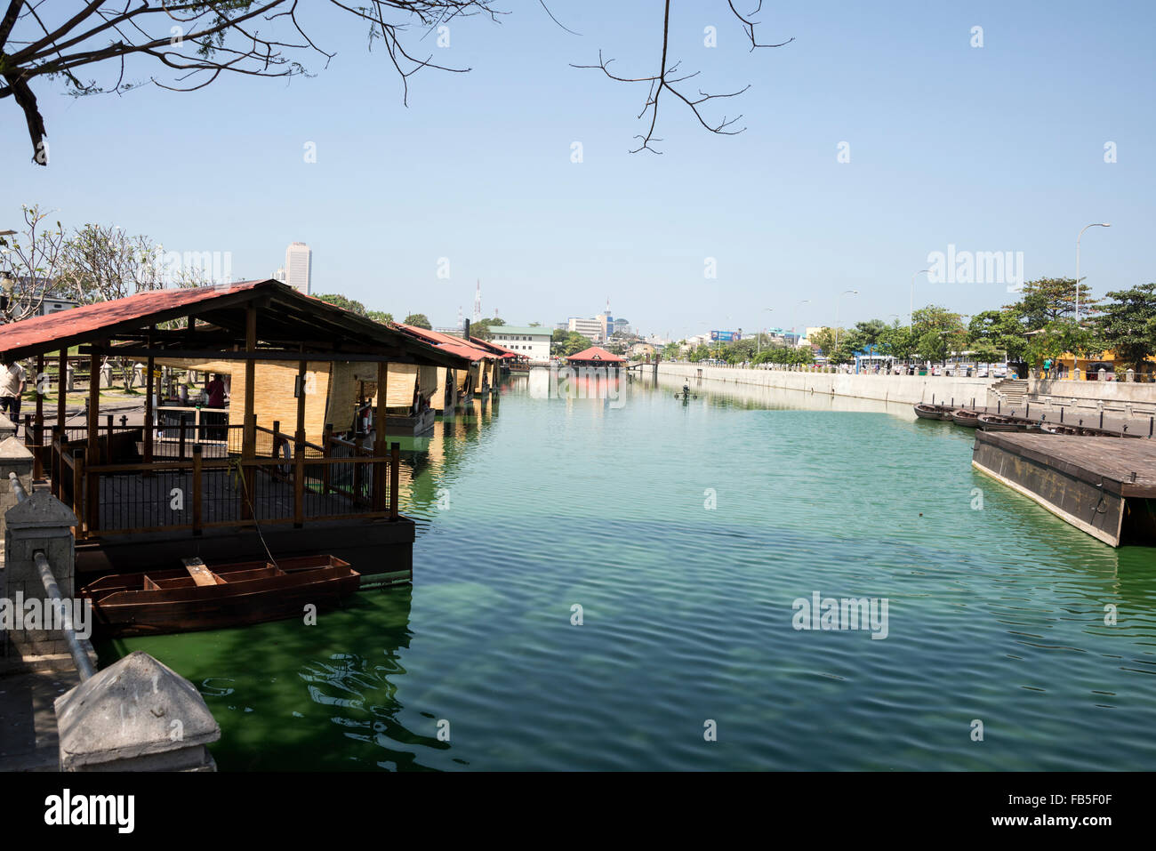 Pettah floating market next to W E Bastian Mawatha, Colombo, Sri Lanka ...