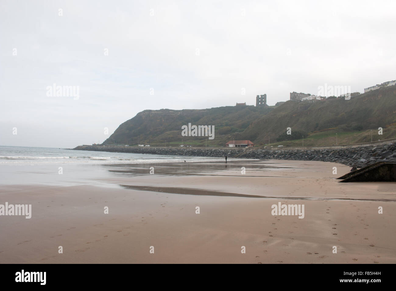 Beautiful and iconic North Bay Beach in coastal town of Scarborogh ...