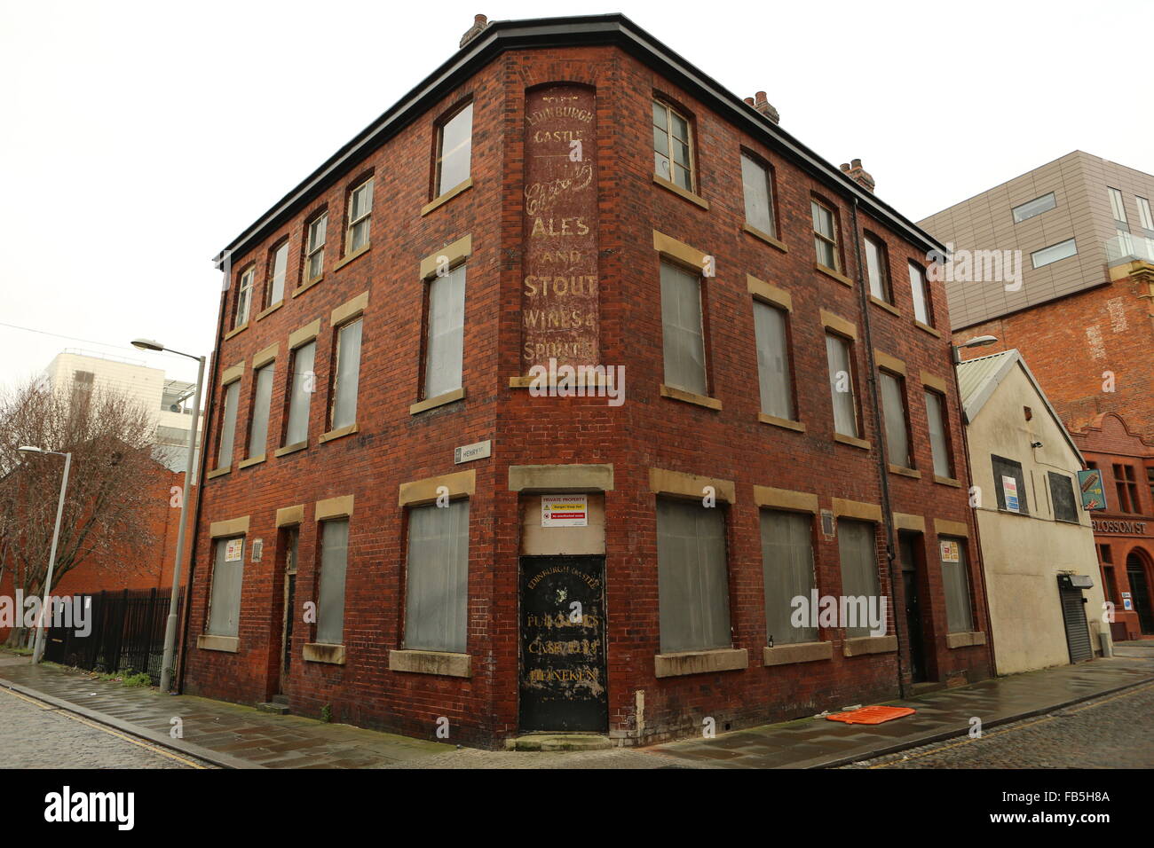 Umist buildings at university of manchester hi-res stock photography ...