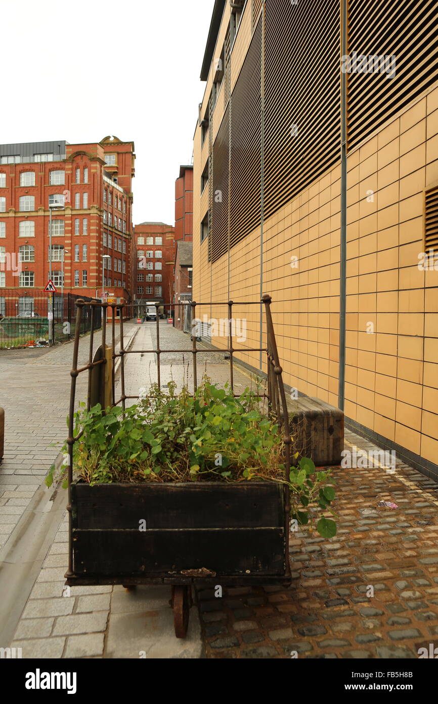 Umist buildings at university of manchester hi-res stock photography ...