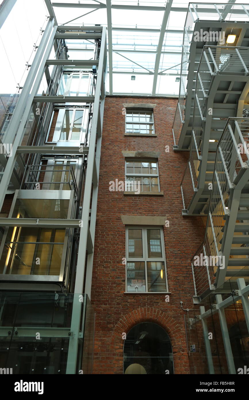 Umist buildings at university of manchester hi-res stock photography ...
