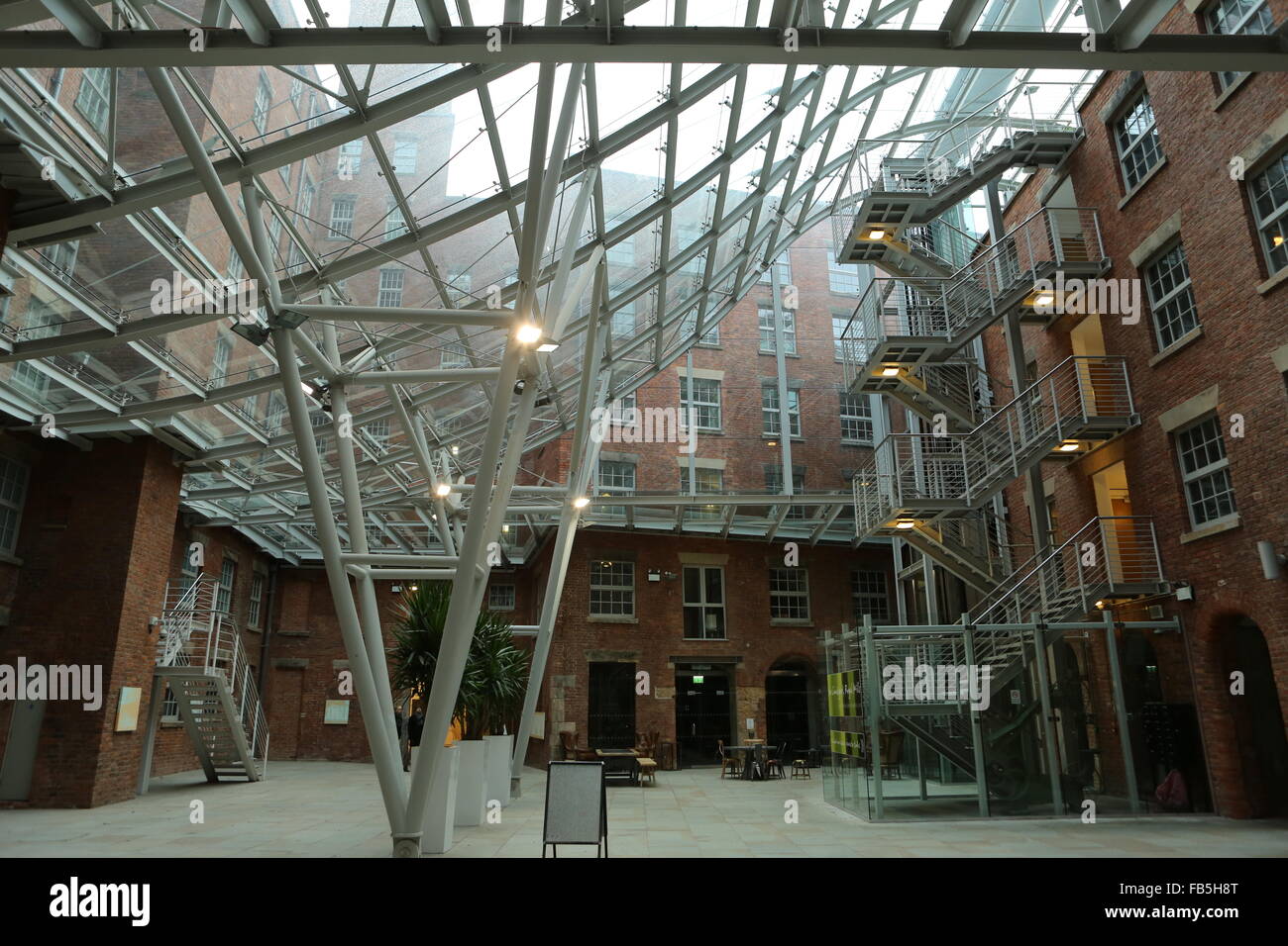 Umist buildings at university of manchester hi-res stock photography ...