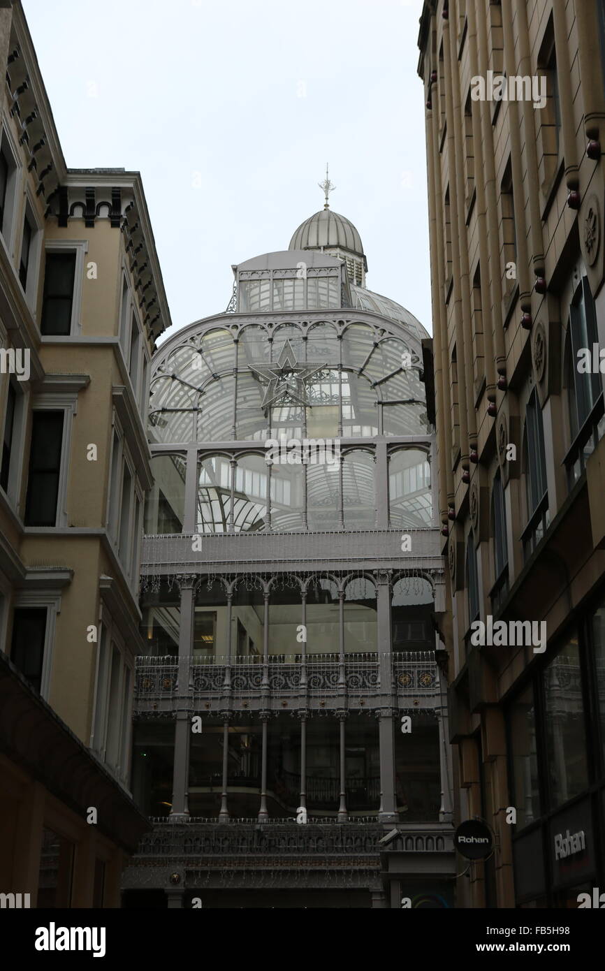 Umist buildings at university of manchester hi-res stock photography ...
