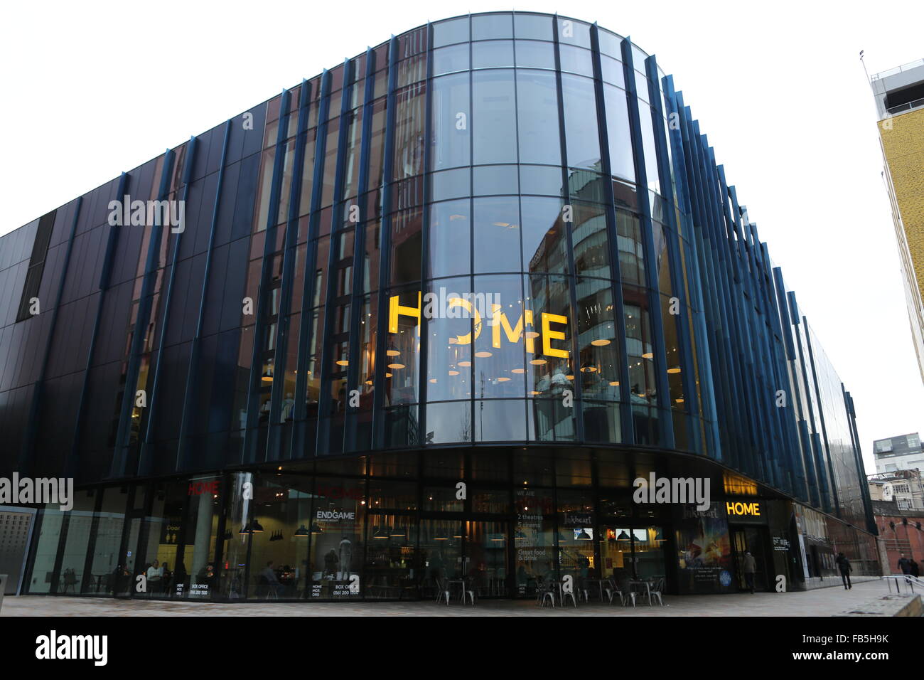 Umist buildings at university of manchester hi-res stock photography ...