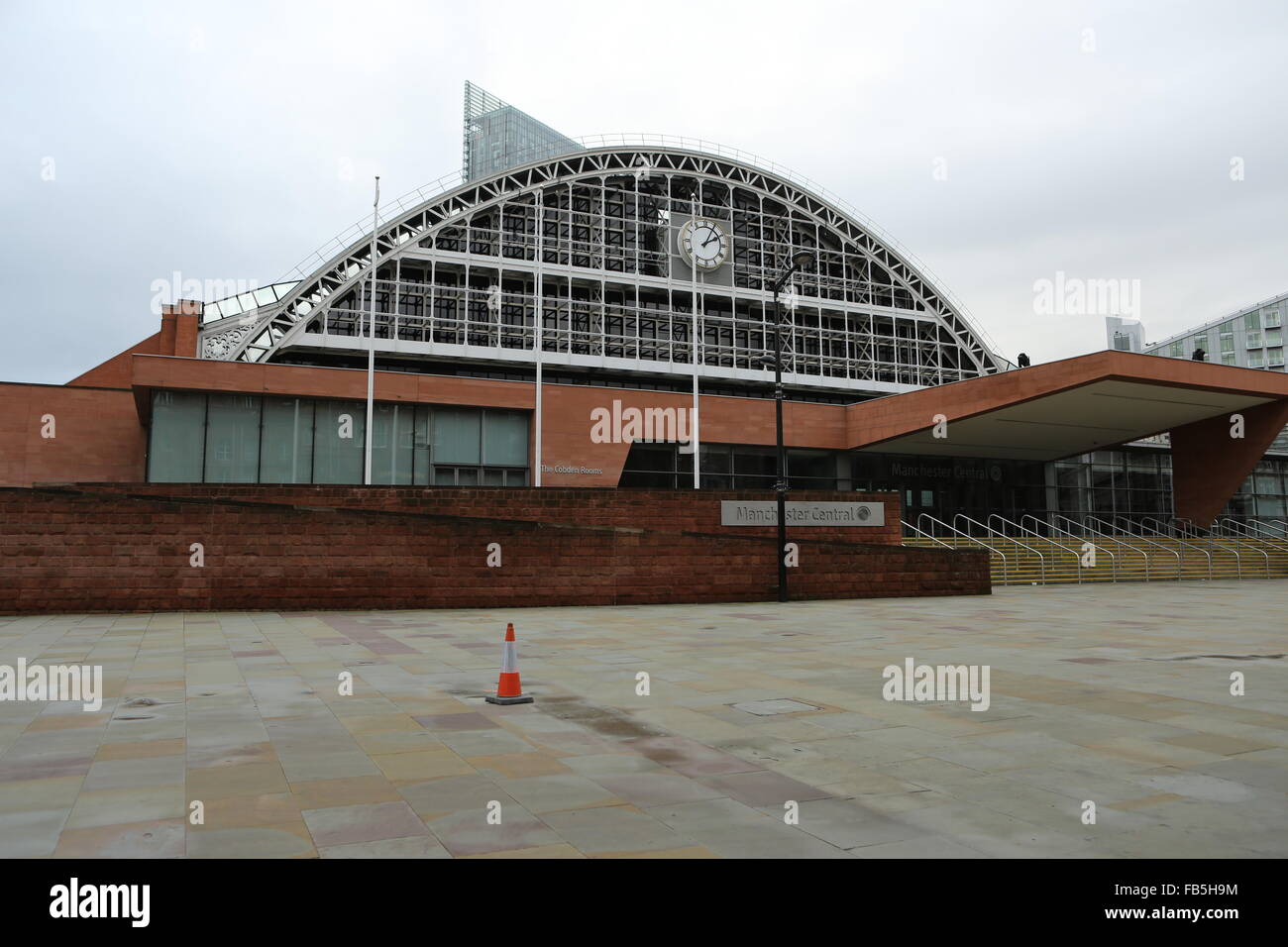 Umist buildings at university of manchester hi-res stock photography ...