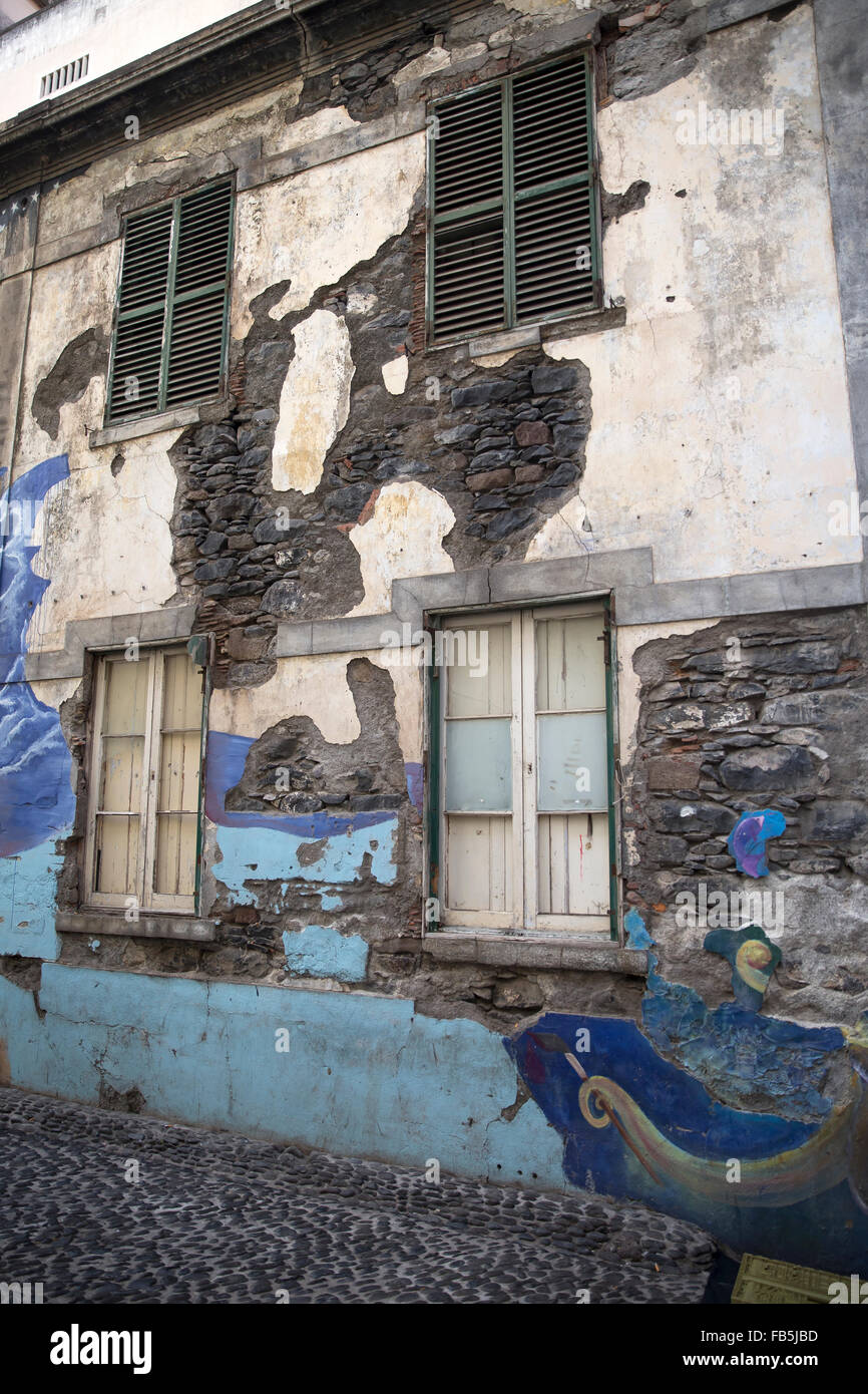 Delapidated building in Funchal Madeira Stock Photo - Alamy