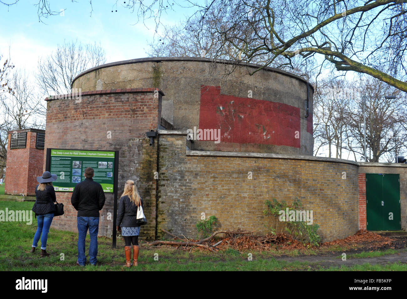 Clapham south deep level shelter hi-res stock photography and images ...