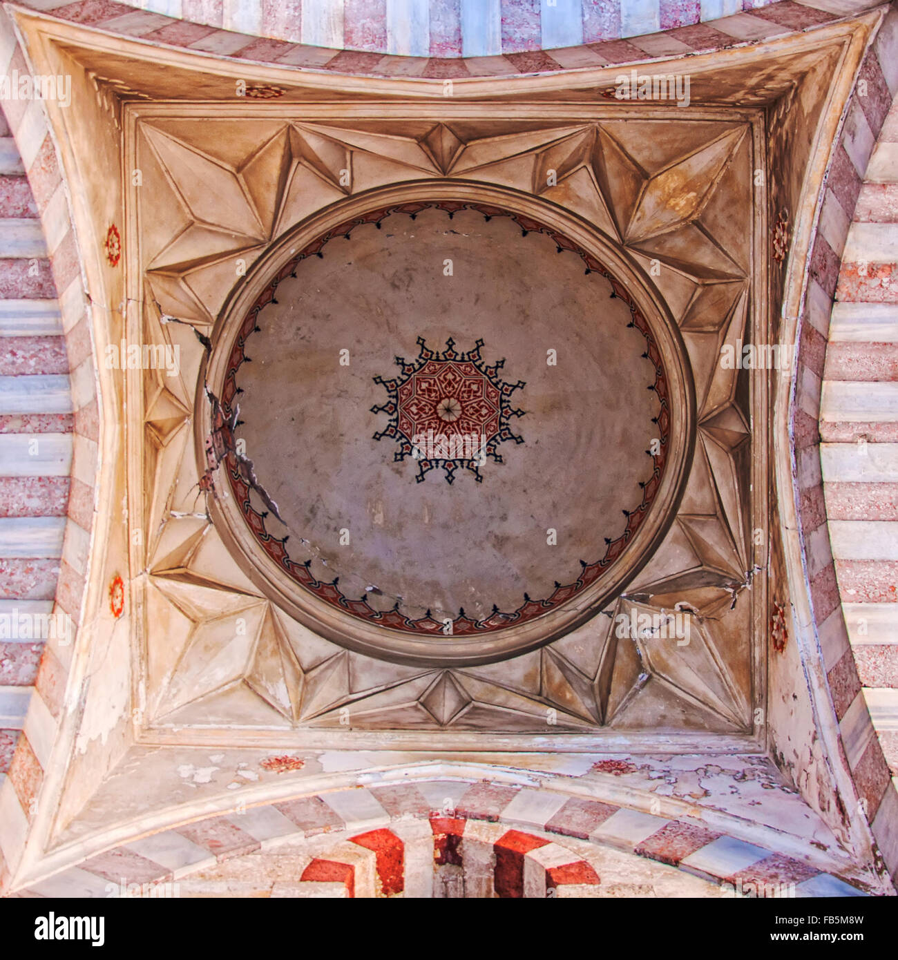 Mosque symmetry hi-res stock photography and images - Alamy