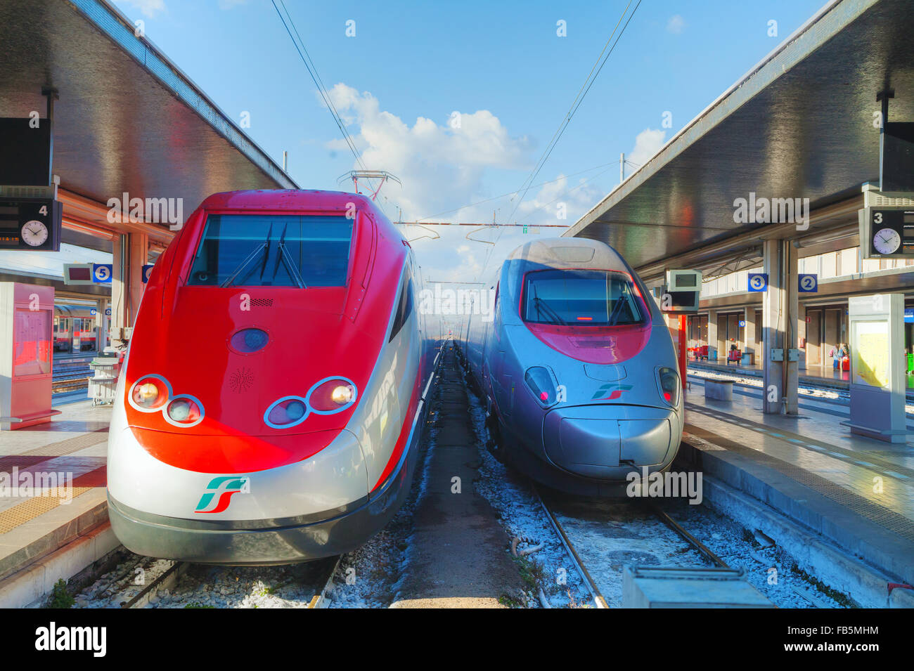 Venice train station hi-res stock photography and images - Alamy