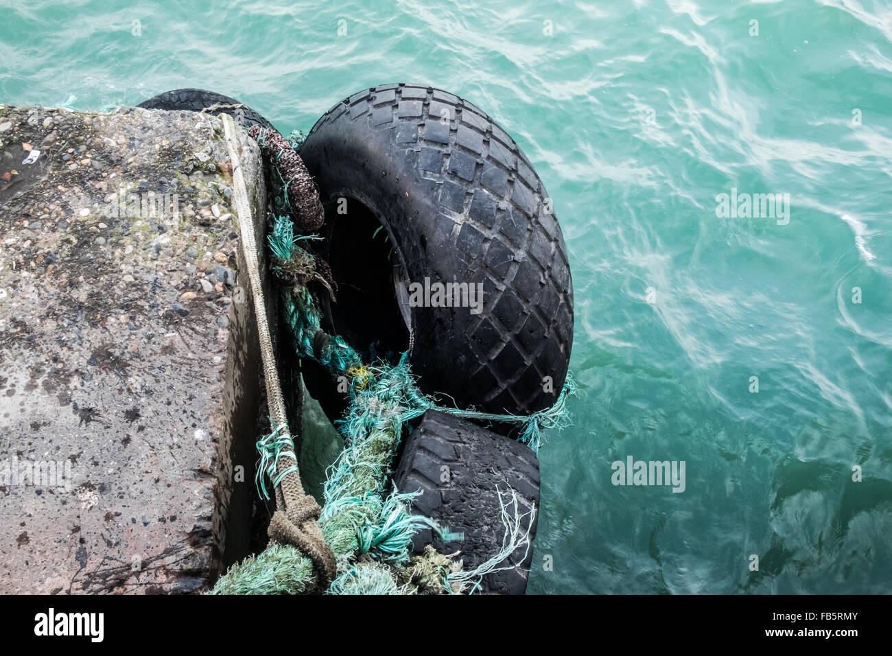 Tyres as fenders hi-res stock photography and images - Alamy