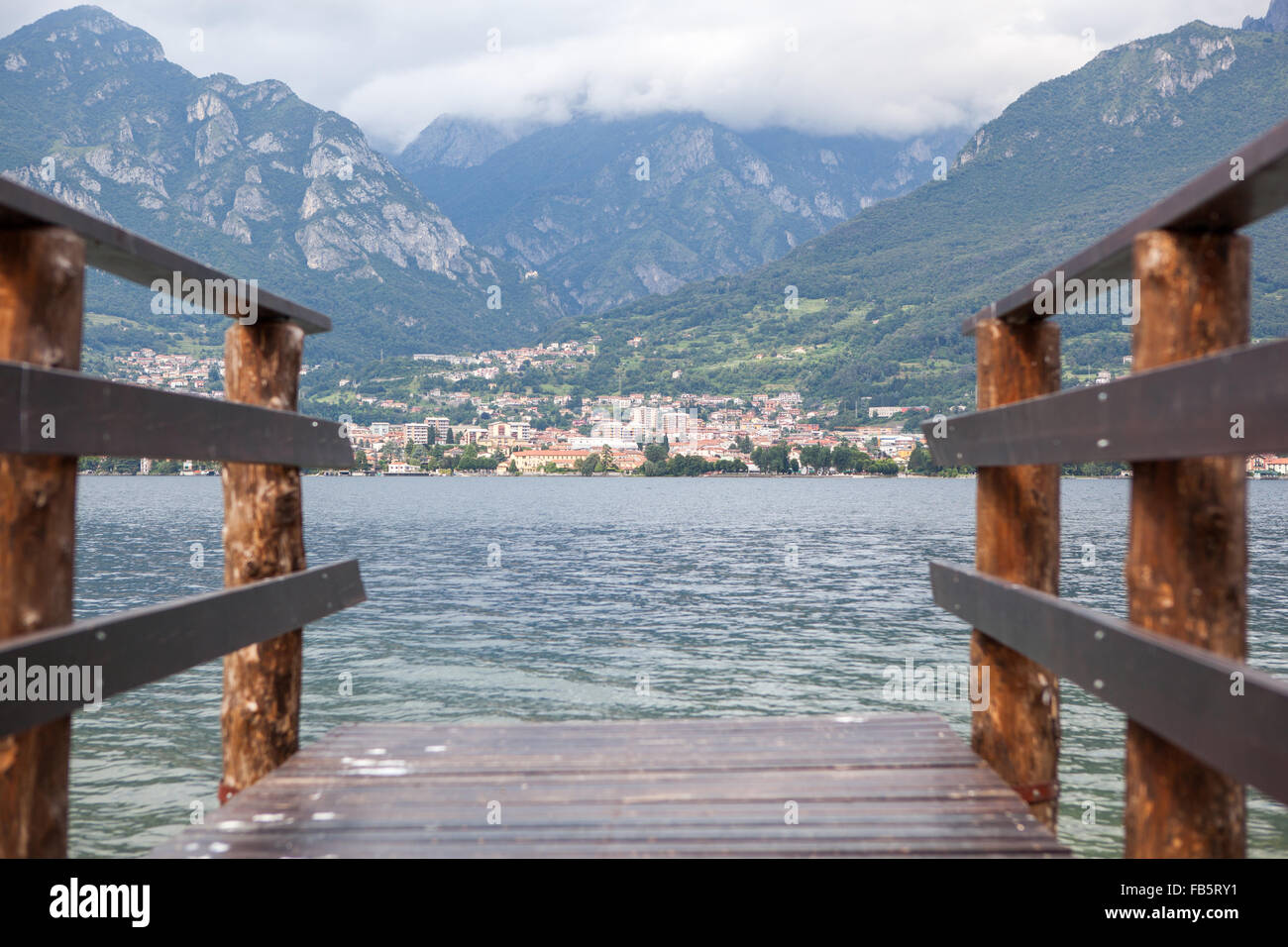 Dock and lake building hi-res stock photography and images - Alamy