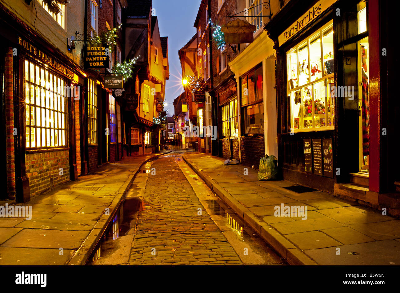 The shambles york hi-res stock photography and images - Alamy
