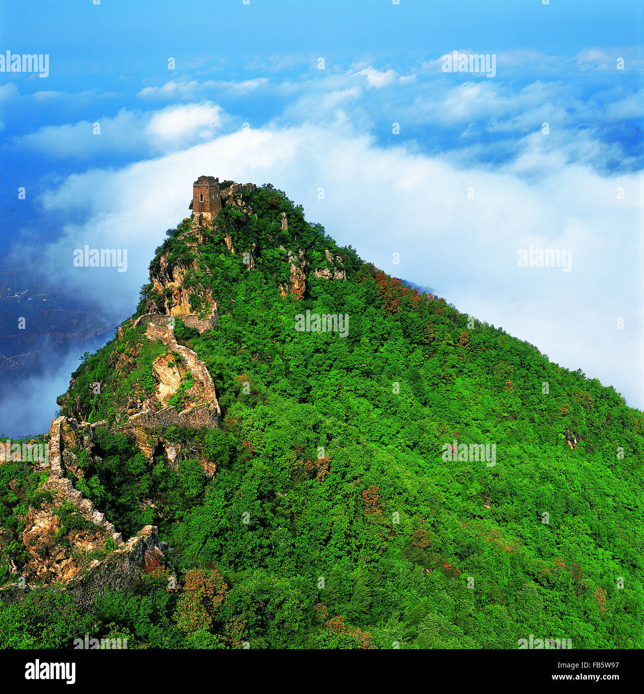 China hebei province chengde city hi-res stock photography and images ...