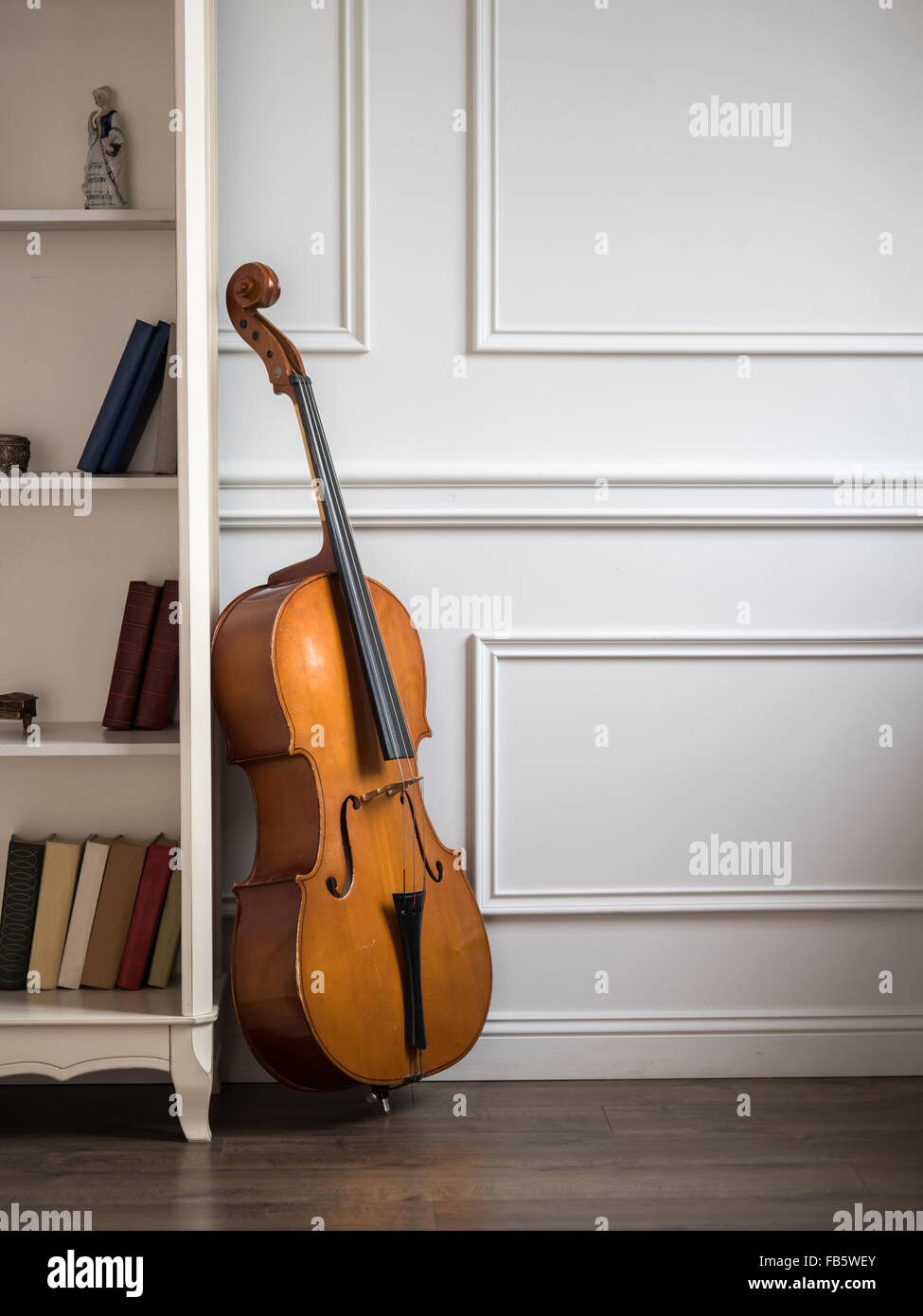 Classical music books shelf hi-res stock photography and images - Alamy