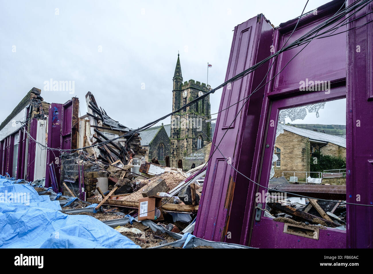 Flood collapse hi-res stock photography and images - Alamy