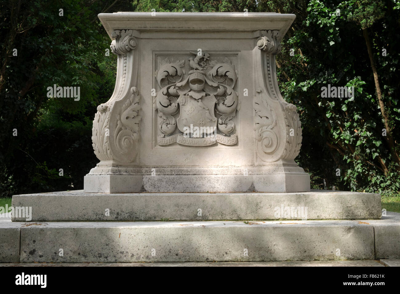 The vault or tomb of Sir William Cuthbert Quilter, 1st Baronet, St ...