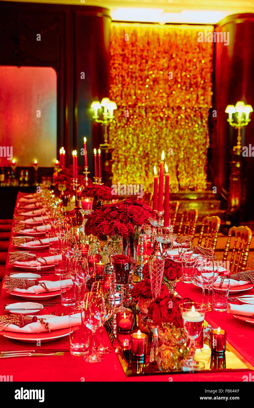 Table set for wedding or another catered event dinner Stock Photo - Alamy