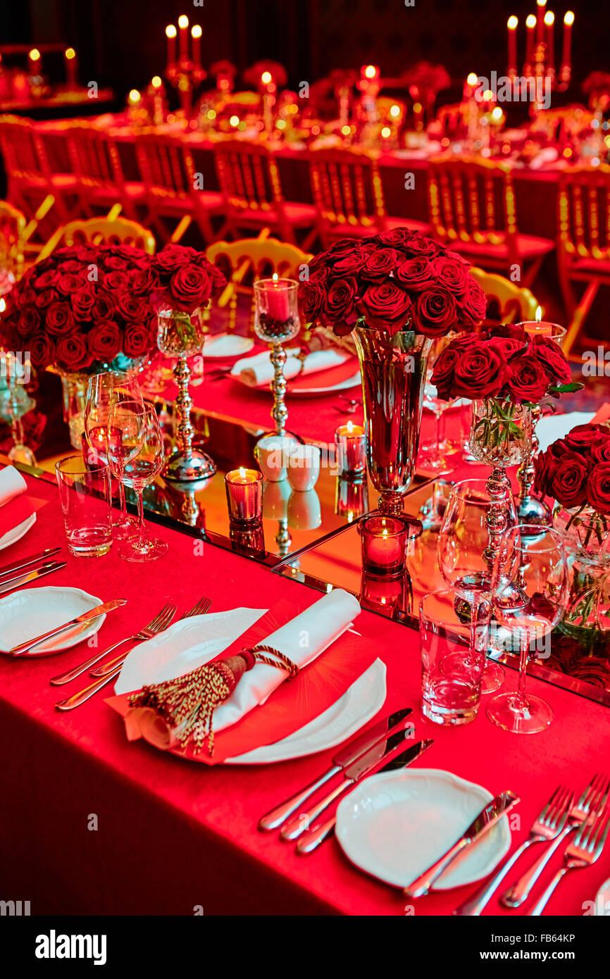 Table set for wedding or another catered event dinner Stock Photo - Alamy