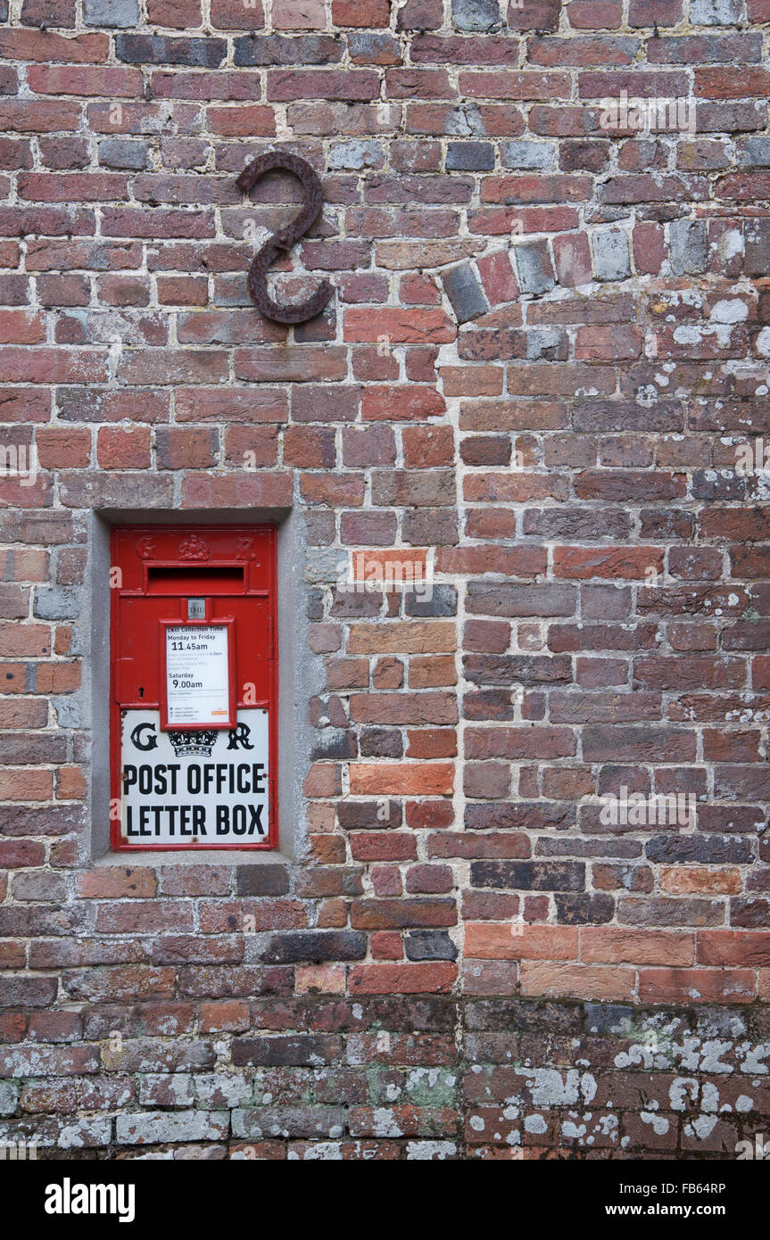 The Ludlow wallbox. A traditional British wall mounted red letterbox ...