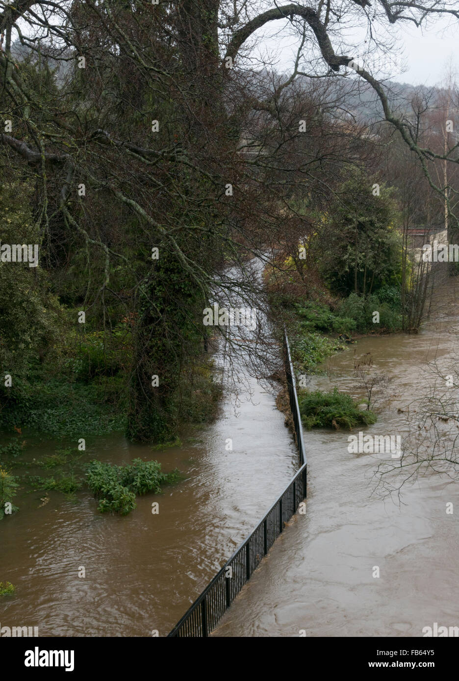 Flooded riverside walk way,River Tay, Perth Stock Photo - Alamy