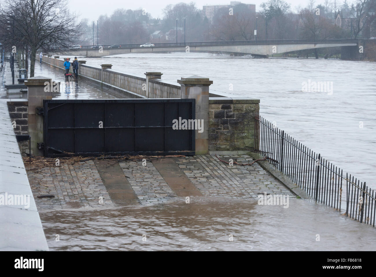 Flood gate in operation,Tay Street, Perth Stock Photo - Alamy