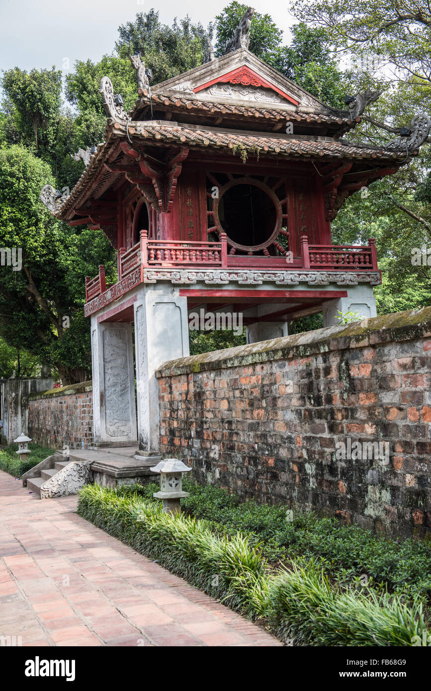 Classic temple hi-res stock photography and images - Alamy