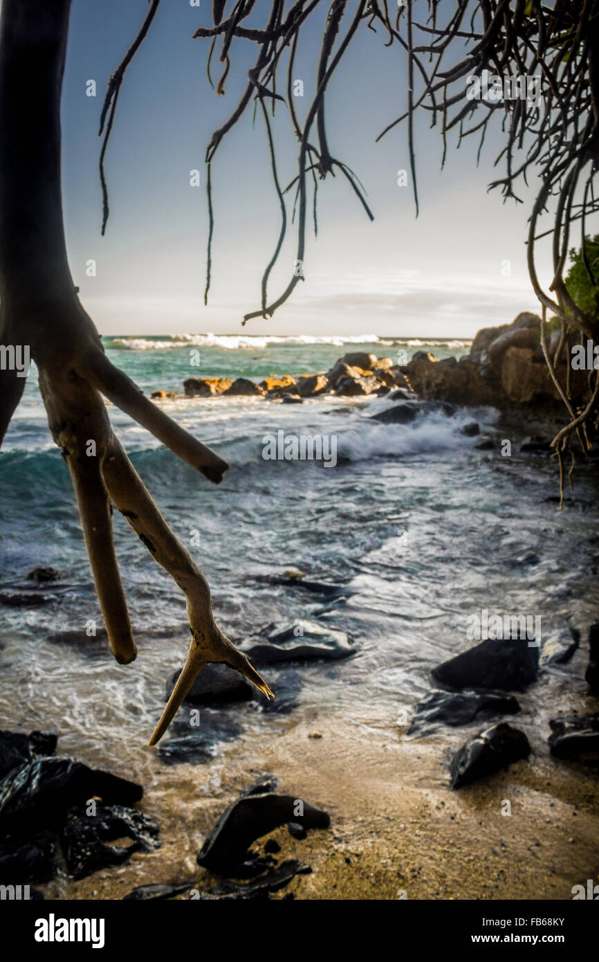 View of Pacific Ocean from Blackpoint beach on Honolulu, Hawaii USA ...